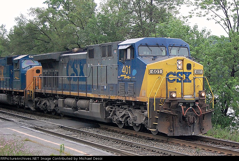 CSX AC-4400CW #401 leads a westbound through the station
